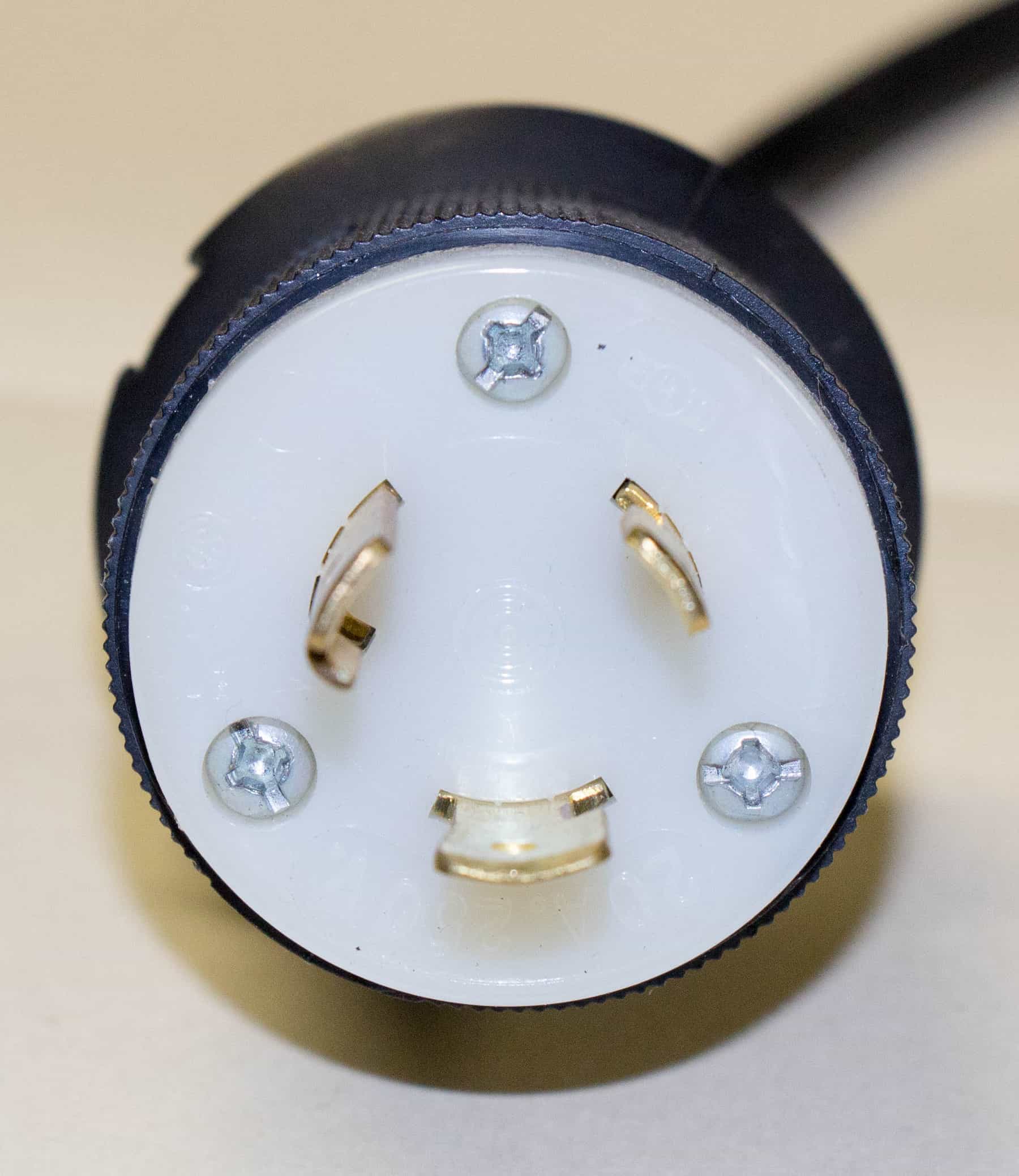 Twist lock connectors